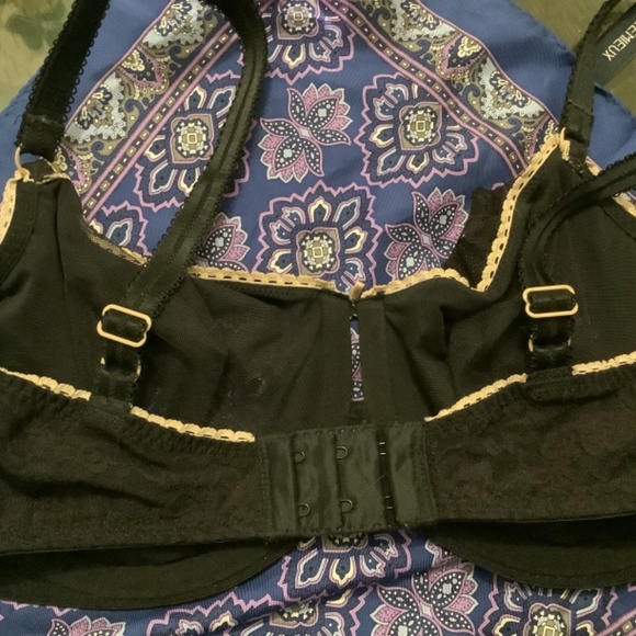 b.tempt’d | Intimates & Sleepwear | Btemptd Lace Black Underwire Bra ...